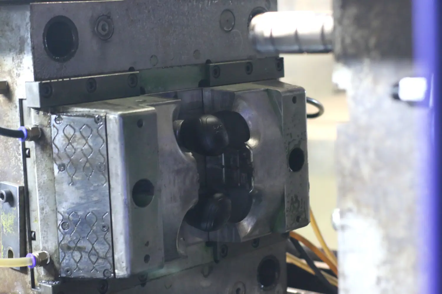 Plastic Injection - รับผลิตชิ้นงานพลาสติกด้วยกระบวนการฉีดขึ้นรูป